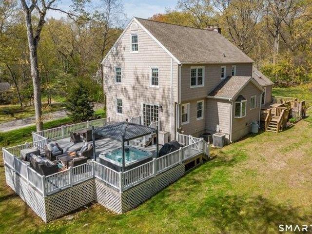 house with 4 bedroom, Newtown CT ES105142700