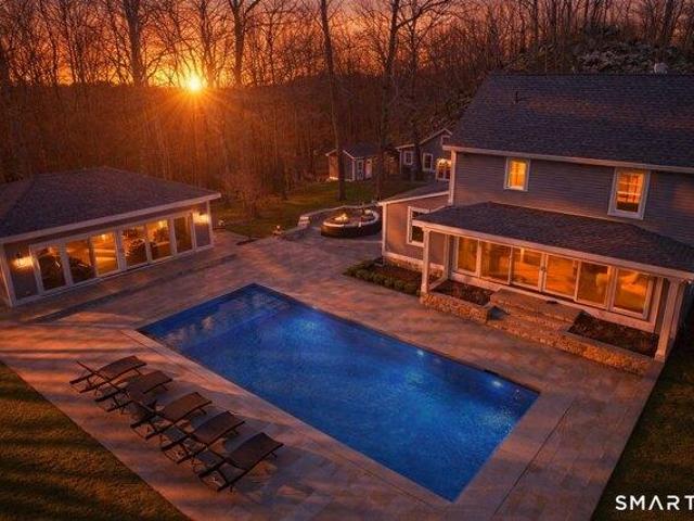 house with 4 bedroom, Newtown CT ES102824119