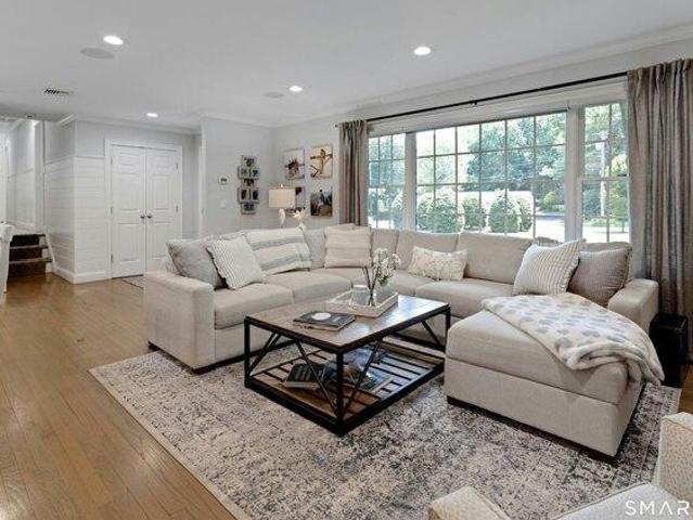 house with 4 bedroom, New Canaan CT ES104570168