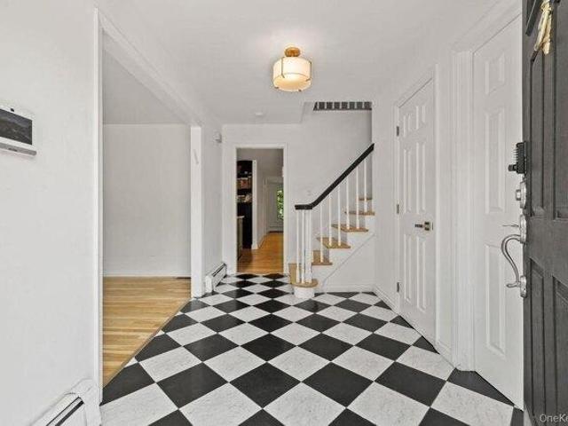 house with 4 bedroom, New City NY ES105203246