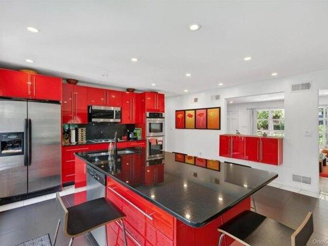house with 4 bedroom, New City NY ES105206328