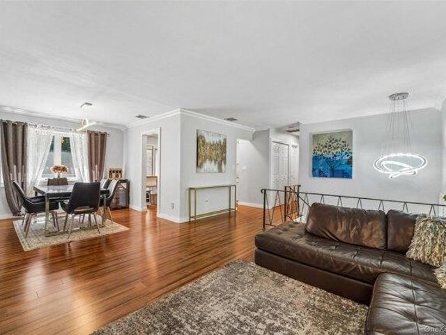 house with 4 bedroom, New City NY ES105206743