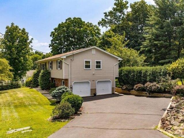 house with 4 bedroom, New City NY ES105207112