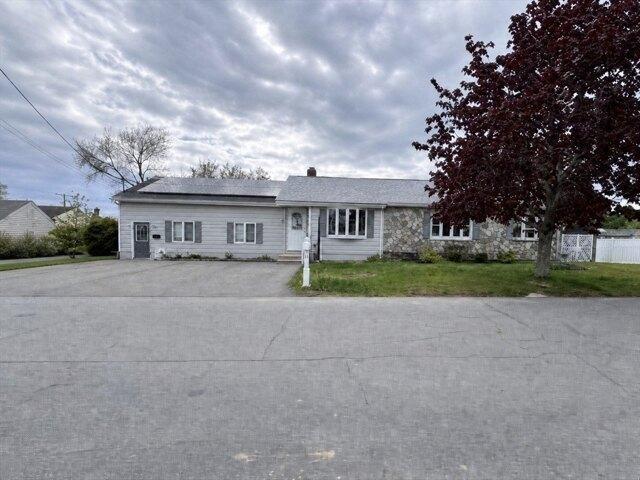 house with 4 bedroom, New Bedford MA DLS102344850