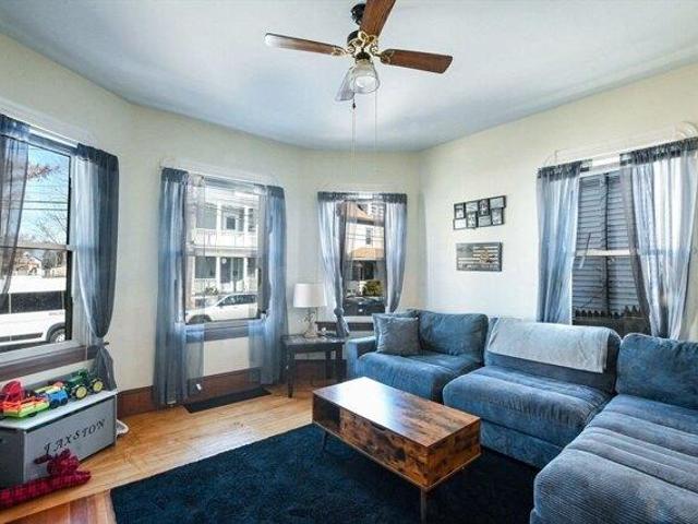 house with 4 bedroom, New Bedford MA DS102121525