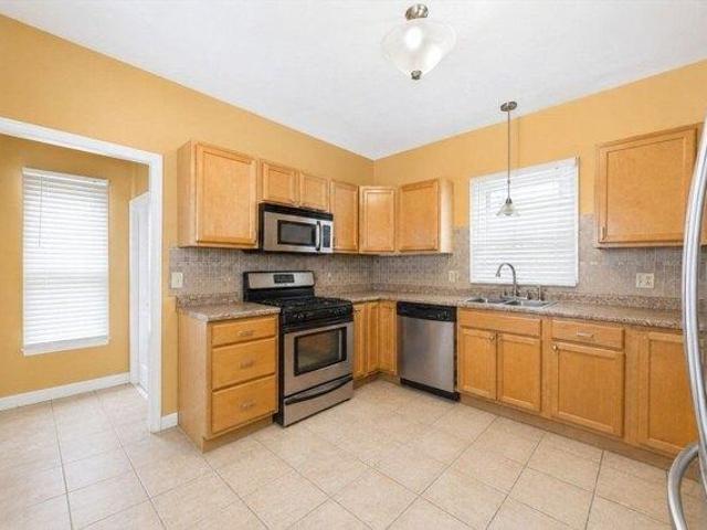 house with 4 bedroom, New Bedford MA ES103020534