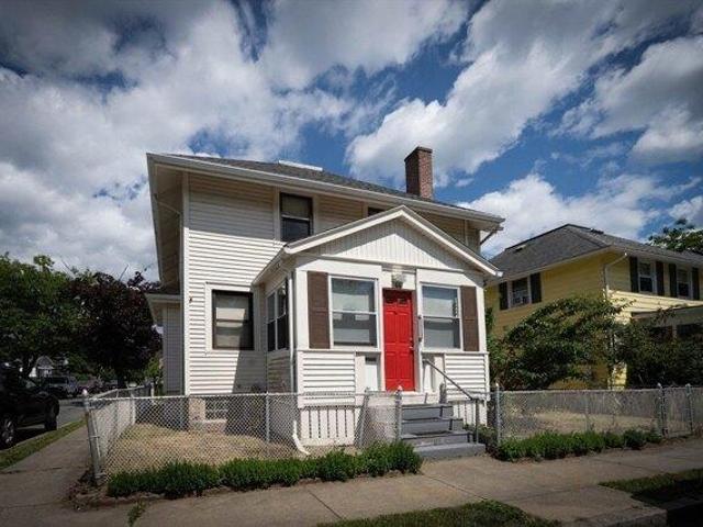 house with 4 bedroom, New Bedford MA ES103431966