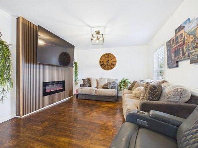 house with 4 bedroom, New Bedford MA ES103432377
