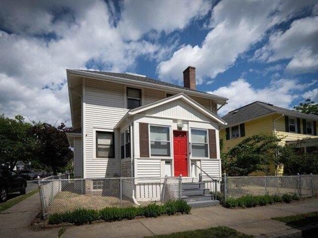 house with 4 bedroom, New Bedford MA ES103853051
