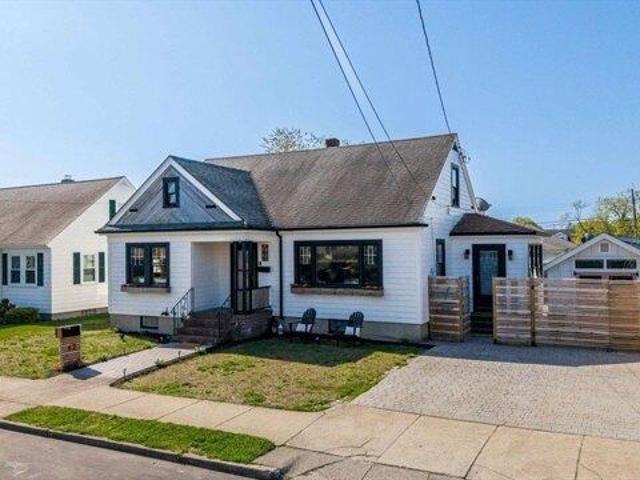 house with 4 bedroom, New Bedford MA ES103807130