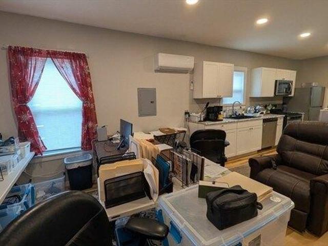 house with 4 bedroom, New Bedford MA ES105082026
