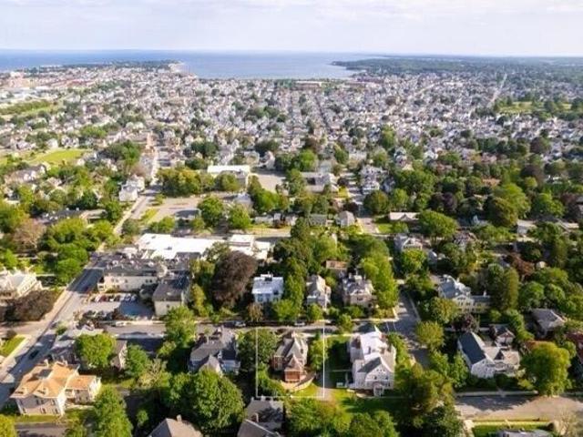 house with 4 bedroom, New Bedford MA ES105092471