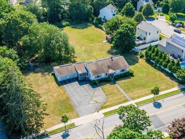 house with 4 bedroom, New Bedford MA ES105093381