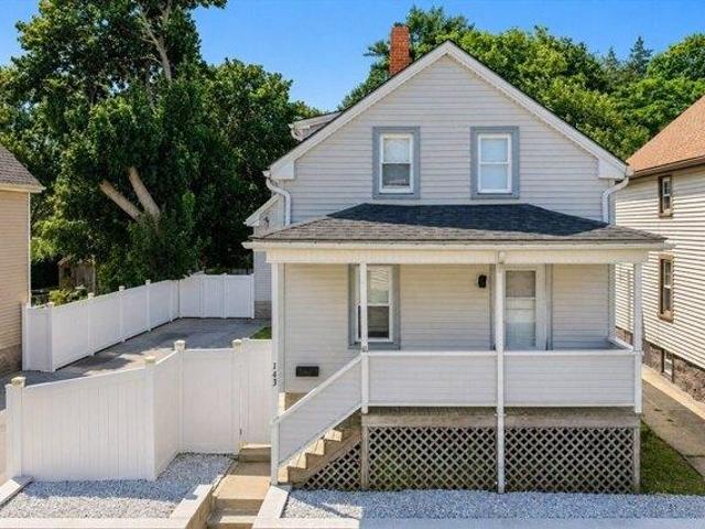 house with 4 bedroom, New Bedford MA ES105094927