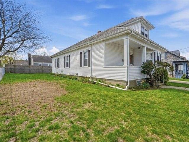 house with 4 bedroom, New Bedford MA ES105159134
