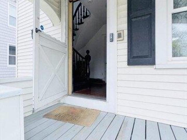 house with 4 bedroom, New Bedford MA ES105113922