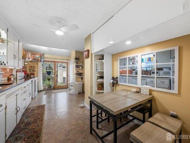 house with 4 bedroom, New Brunswick NJ DLS102779276
