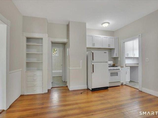 house with 4 bedroom, New Britain CT DLS102062348