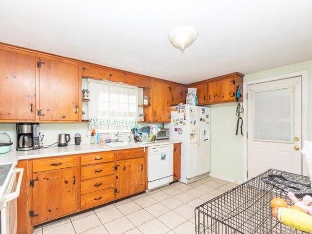 house with 4 bedroom, New Britain CT DS102027405