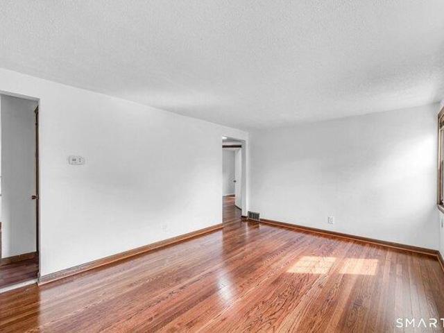 house with 4 bedroom, New Britain CT DS104152525