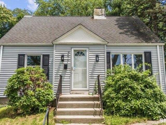 house with 4 bedroom, New Britain CT DS104113677