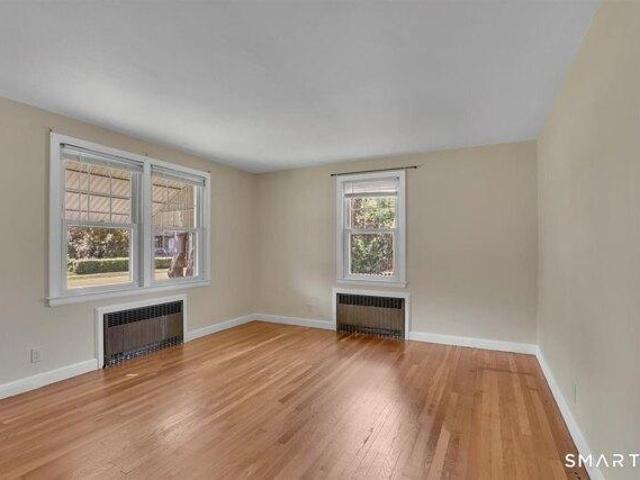 house with 4 bedroom, New Britain CT DS104329681