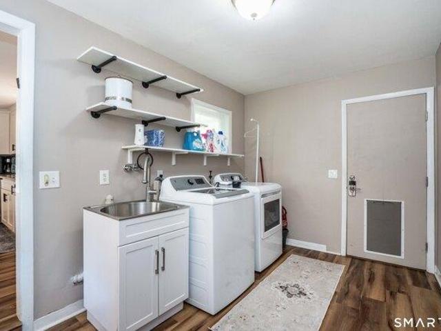 house with 4 bedroom, New Britain CT ES103160426