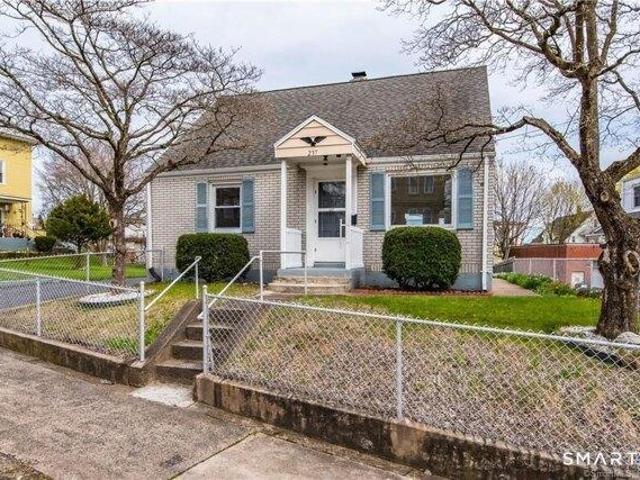 house with 4 bedroom, New Britain CT ES103967845