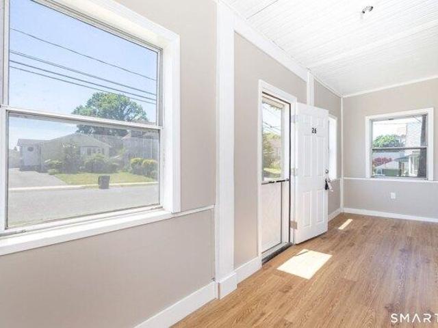 house with 4 bedroom, New Britain CT ES104298749