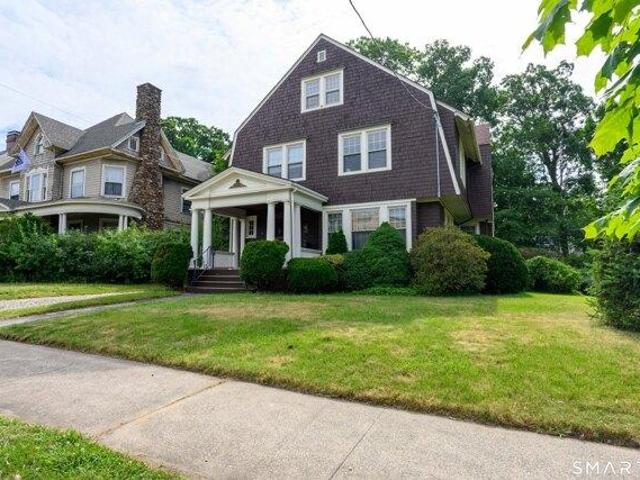 house with 4 bedroom, New Britain CT ES104833936