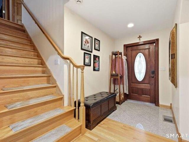 house with 4 bedroom, New Britain CT ES105171781
