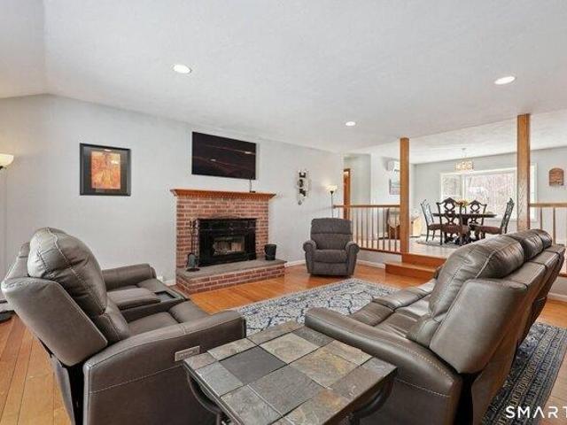 house with 4 bedroom, New Fairfield CT DLS101746811