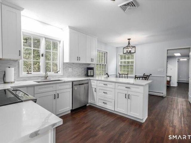 house with 4 bedroom, New Fairfield CT DLS102279426