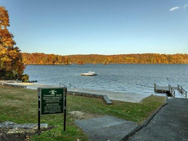 house with 4 bedroom, New Fairfield CT DS104148877