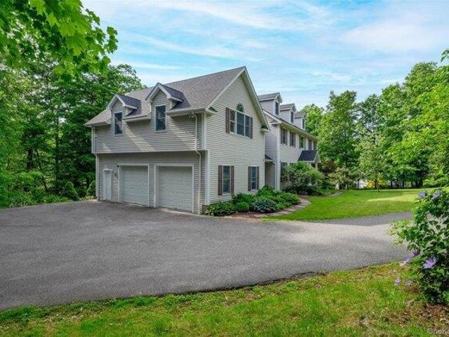 house with 4 bedroom, New Fairfield CT ES104352329