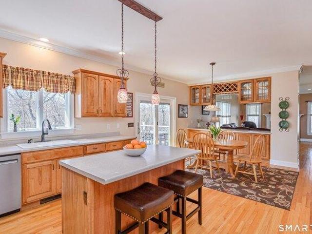 house with 4 bedroom, New Fairfield CT ES105127422