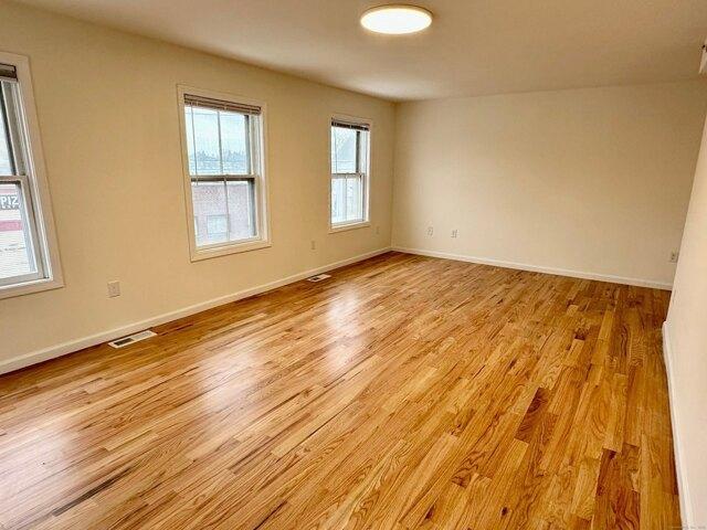 house with 4 bedroom, New Haven CT DLS89407944