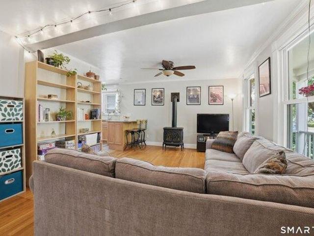 house with 4 bedroom, New Haven CT ES104075149