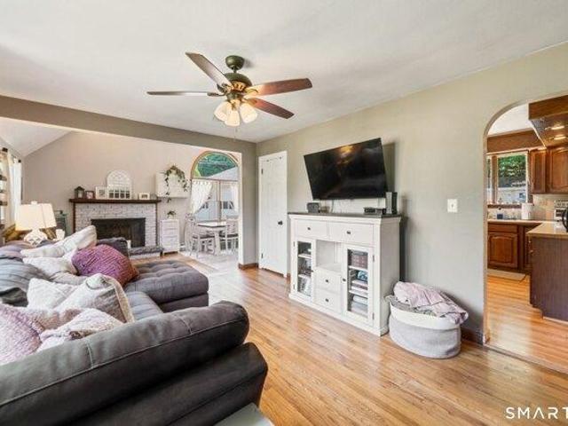house with 4 bedroom, New Hartford CT ES104351079