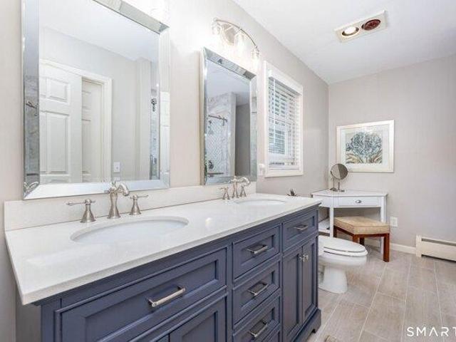 house with 4 bedroom, New Hartford CT ES105122494