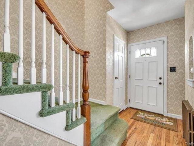 house with 4 bedroom, New Hyde Park NY DLS101800905