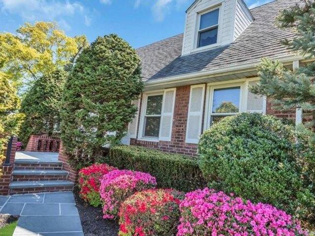 house with 4 bedroom, New Hyde Park NY DS102562023