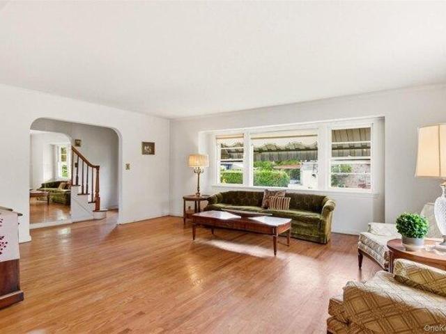 house with 4 bedroom, New Hyde Park NY ES104921509
