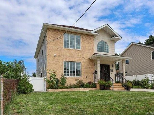 house with 4 bedroom, New Hyde Park NY ES105191623