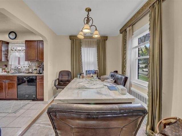 house with 4 bedroom, New Hyde Park NY ES105204243