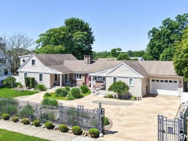 house with 4 bedroom, New London CT DS104329308
