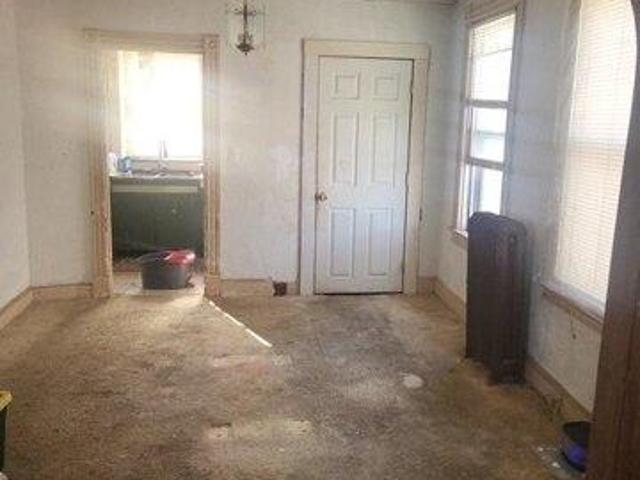 house with 4 bedroom, New London CT ES103930733
