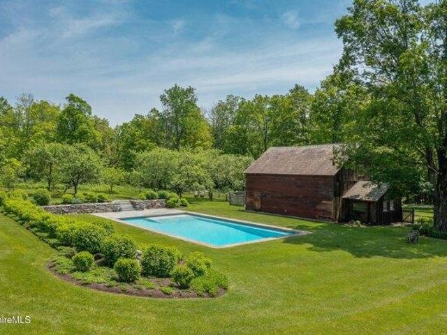 house with 4 bedroom, New Marlborough MA ES104757715