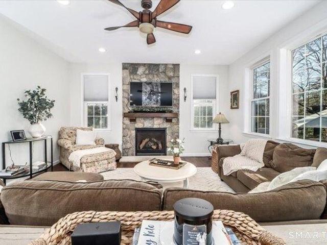 house with 4 bedroom, New Milford CT DLS102826317