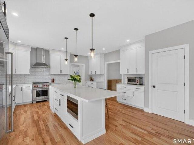 house with 4 bedroom, New Milford CT DLS102314826